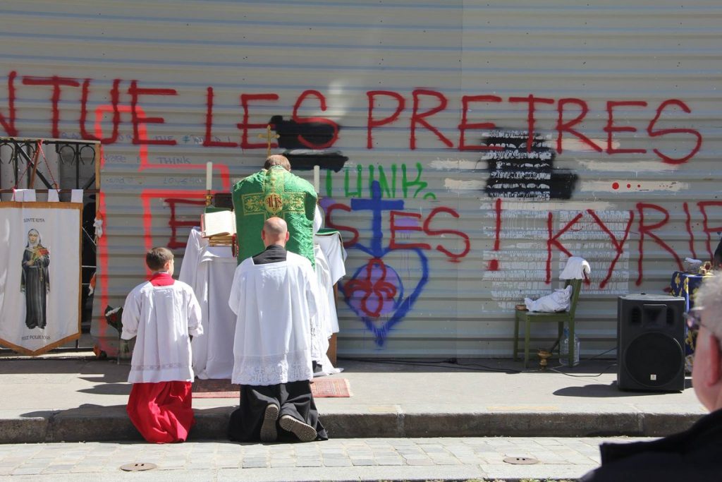 Info - Nouvelle célébration devant l'église Sainte-Rita - Riposte ...