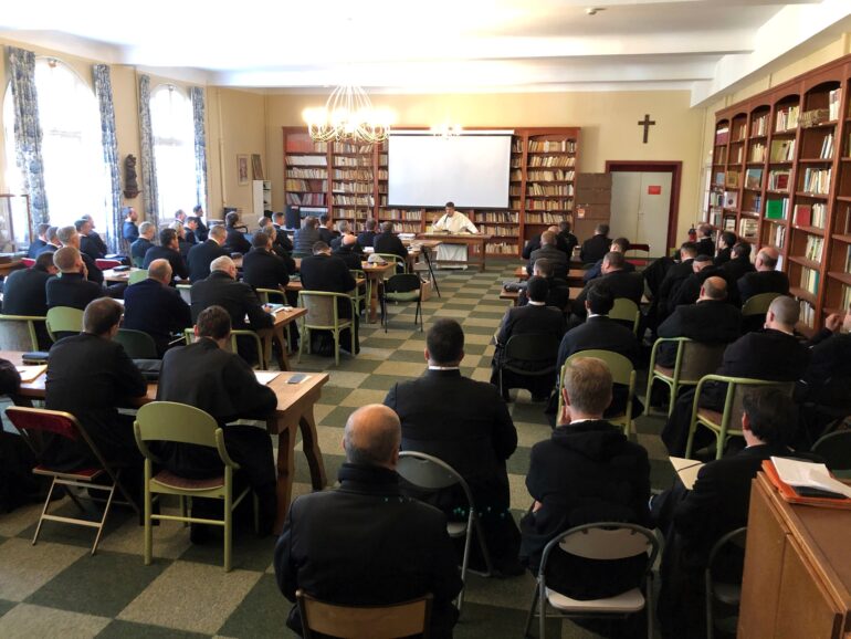 Session annuelle des prêtres du District de France de la Fraternité ...