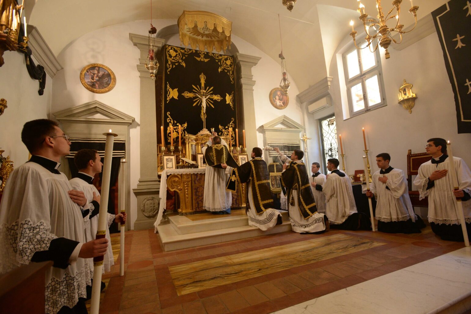 [Photos] Messe de Requiem pour le Pape émérite Benoît XVI au Séminaire ...