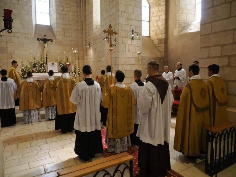 Une nouvelle église pour la FSSPX au Canada - Riposte-catholique