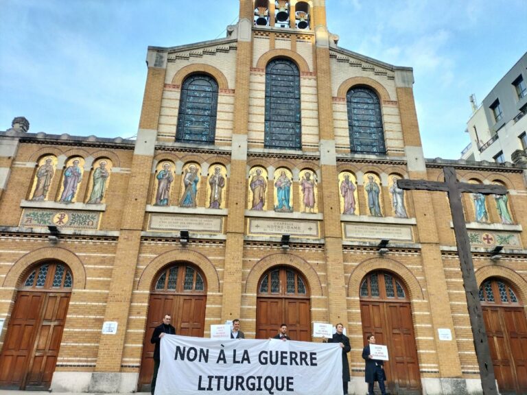 Colloque Desiderio Desideravi : l'intervention de Mgr Viola sur la ...