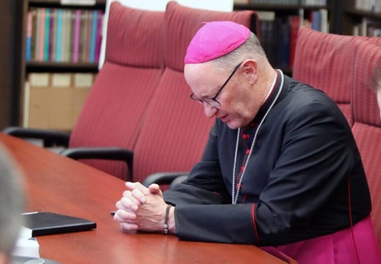 Mgr Conley : Charlie Kirk était « un martyr pour la vérité » - Riposte ...